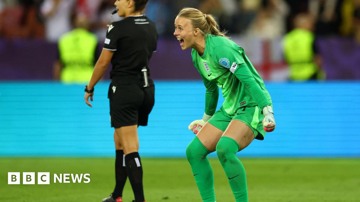 Euro 2025: England Lioness Hannah Hampton praised by ex-teacher - BBC News