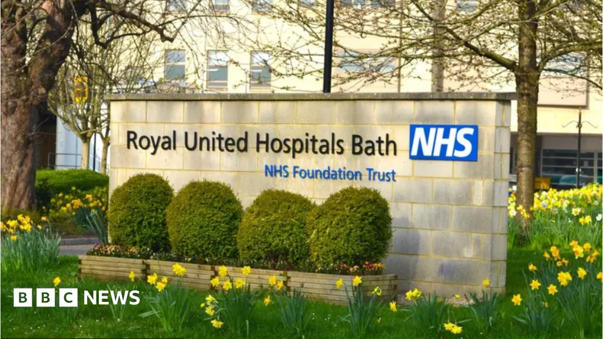 Bath hospital staff 'thrilled' with maternity survey results - BBC News