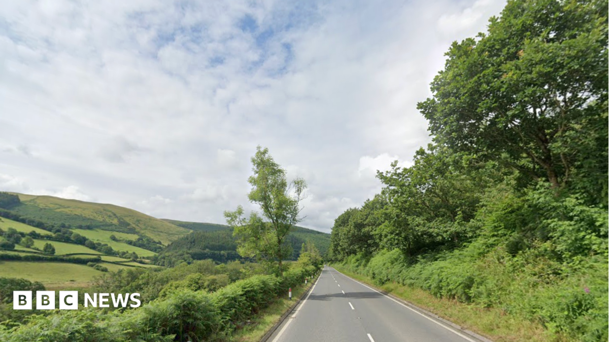 A470: Four injured and road closed after serious crash - BBC News