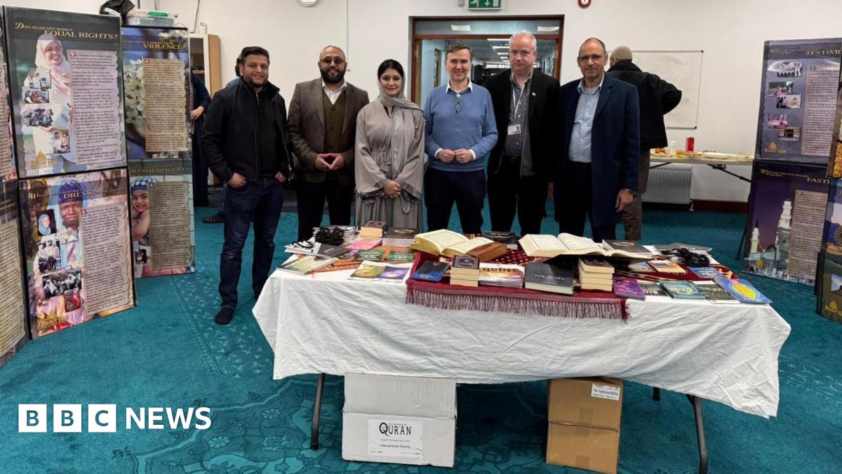Peterborough mosque's open day supported by community - BBC News