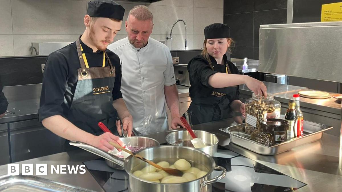 Blackburn college's new kitchen could produce next top chefs - BBC News