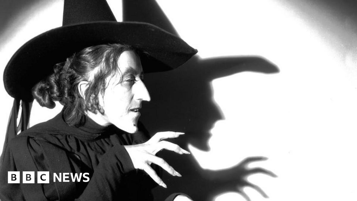 Witch hunts: Why were so few 'witches' killed in Wales? - BBC News