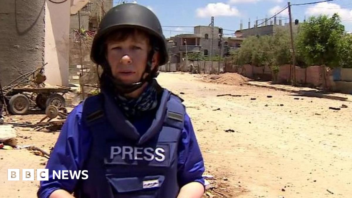 Journalists call for foreign media access to Gaza in open letter - BBC News