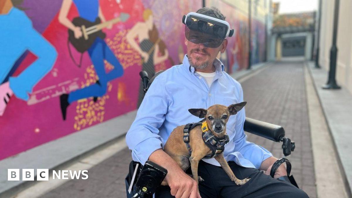 'My name is Chris': The tech turning thoughts into speech - BBC News