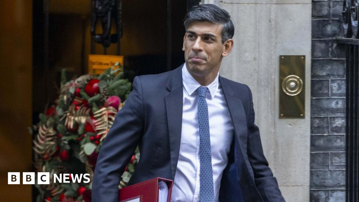 Stormont stalemate: Talks between government and parties are extended ...