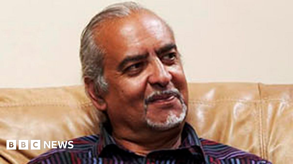 Gogglebox star Andrew Michael dies aged 61 - BBC News