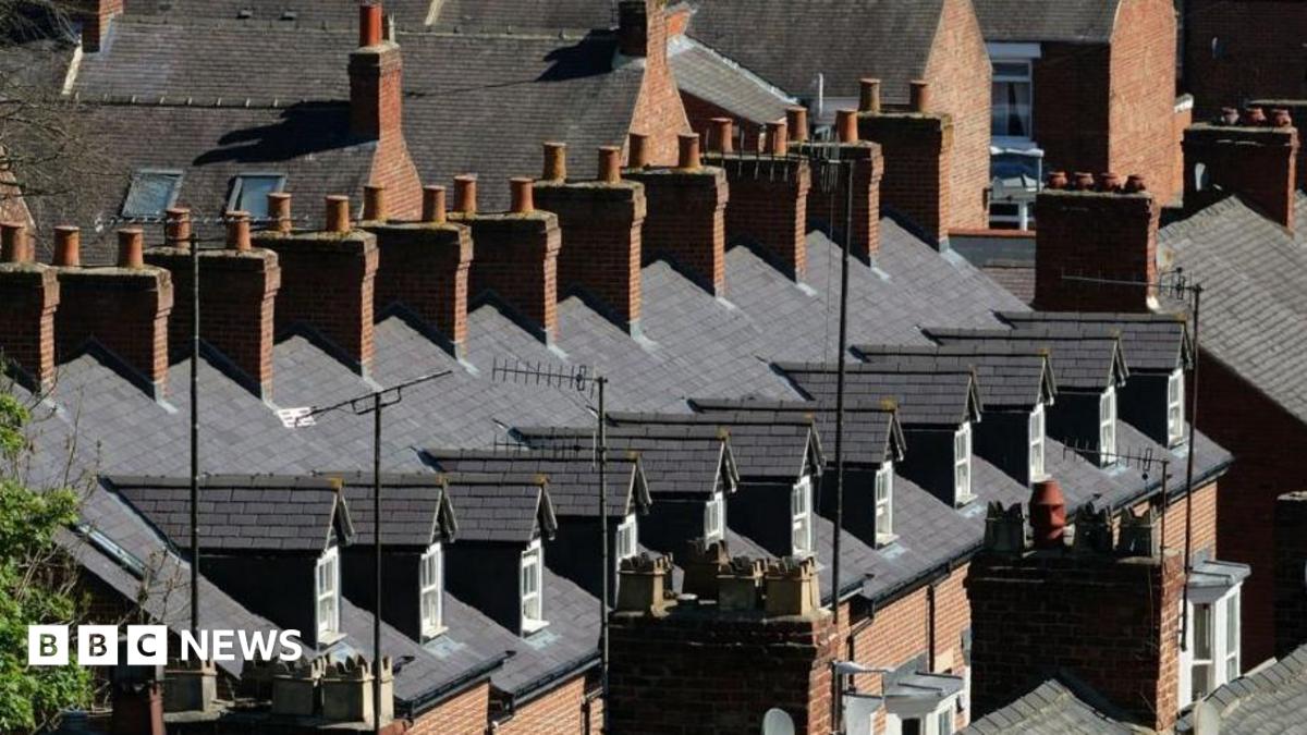 Goldthorpe houses to be demolished for new council homes - BBC News