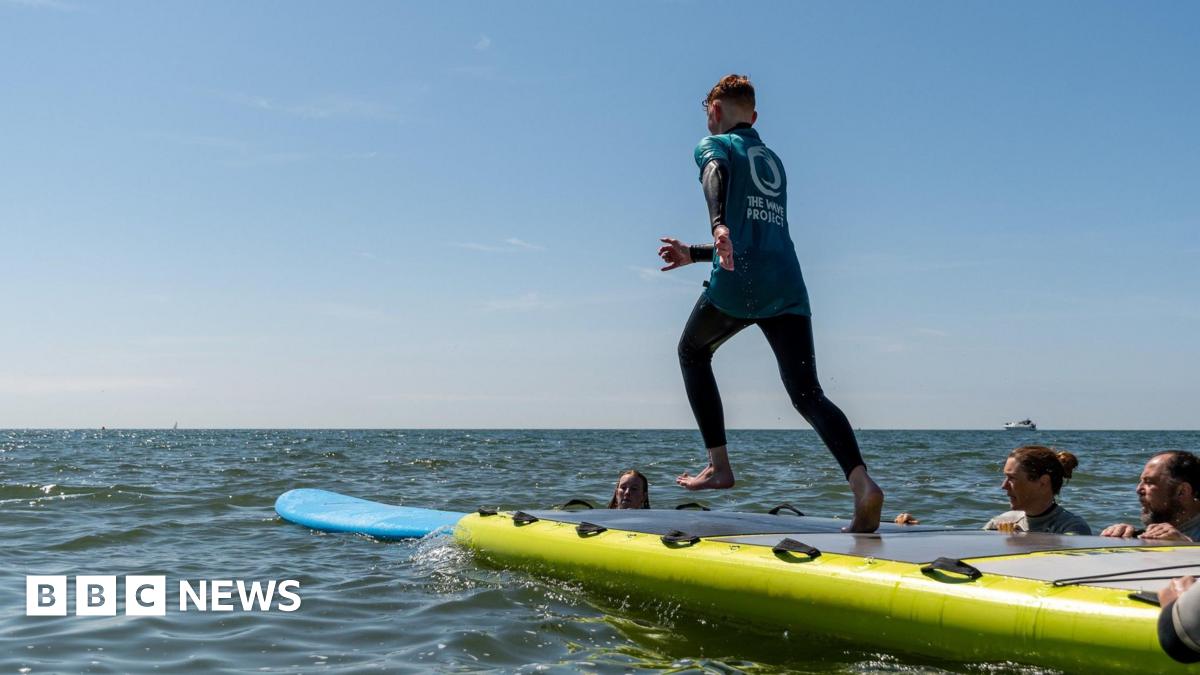 The Wave Project charity given £30k for 'transformative' work - BBC News