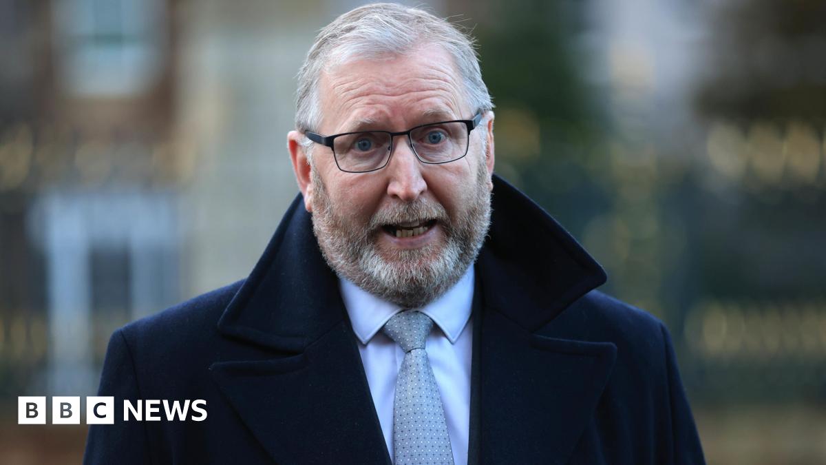 UUP: Doug Beattie says he won't run again for party leader - BBC News