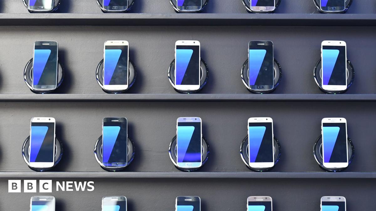 Samsung S7 adds features from doomed Note 7 - BBC News