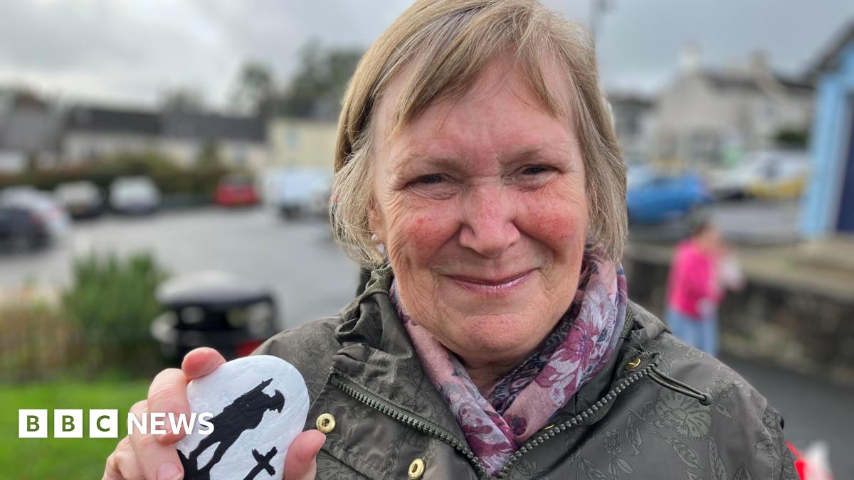 Restoration of Saltash pebble war memorial almost complete - BBC News