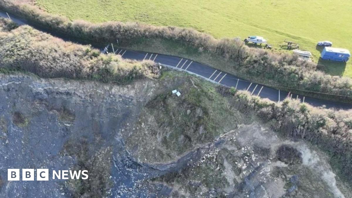 Coastal Somerset road given permanent road closure notice - BBC News