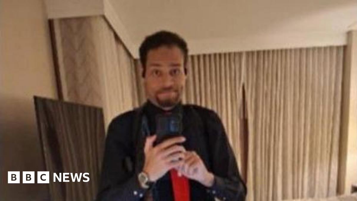 New images show suspect taking selfies before Washington press dinner ...
