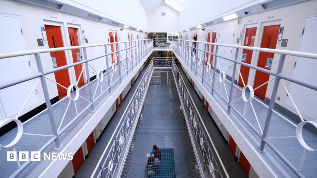 HMP Norwich prisoner hanging death ruled misadventure - BBC News