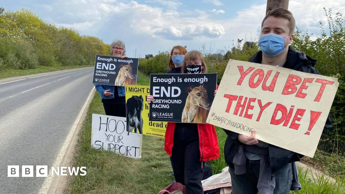 Henlow Stadium holds last race after running since 1920s - BBC News