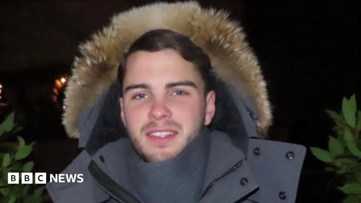 Tributes to former football player who died in Oxted car crash - BBC News