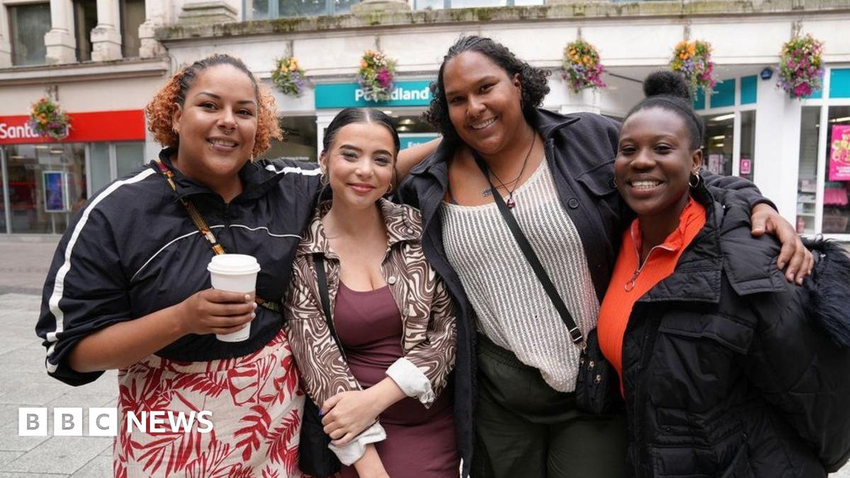 How much would you pay for a cuppa? - BBC News