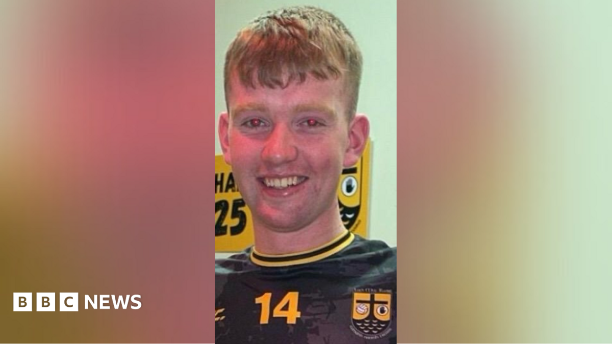 Tyrone: Man killed in Cookstown road crash - BBC News