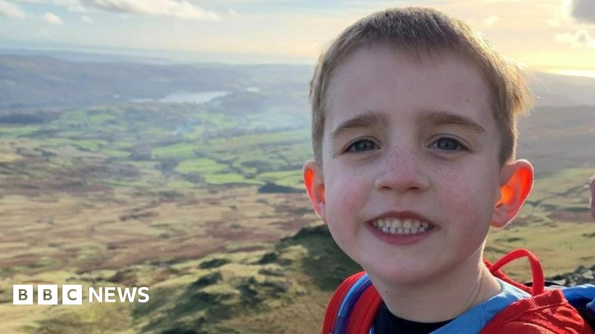 Everest climb: Oscar Burrow gets £10,000 donation for Derian House ...