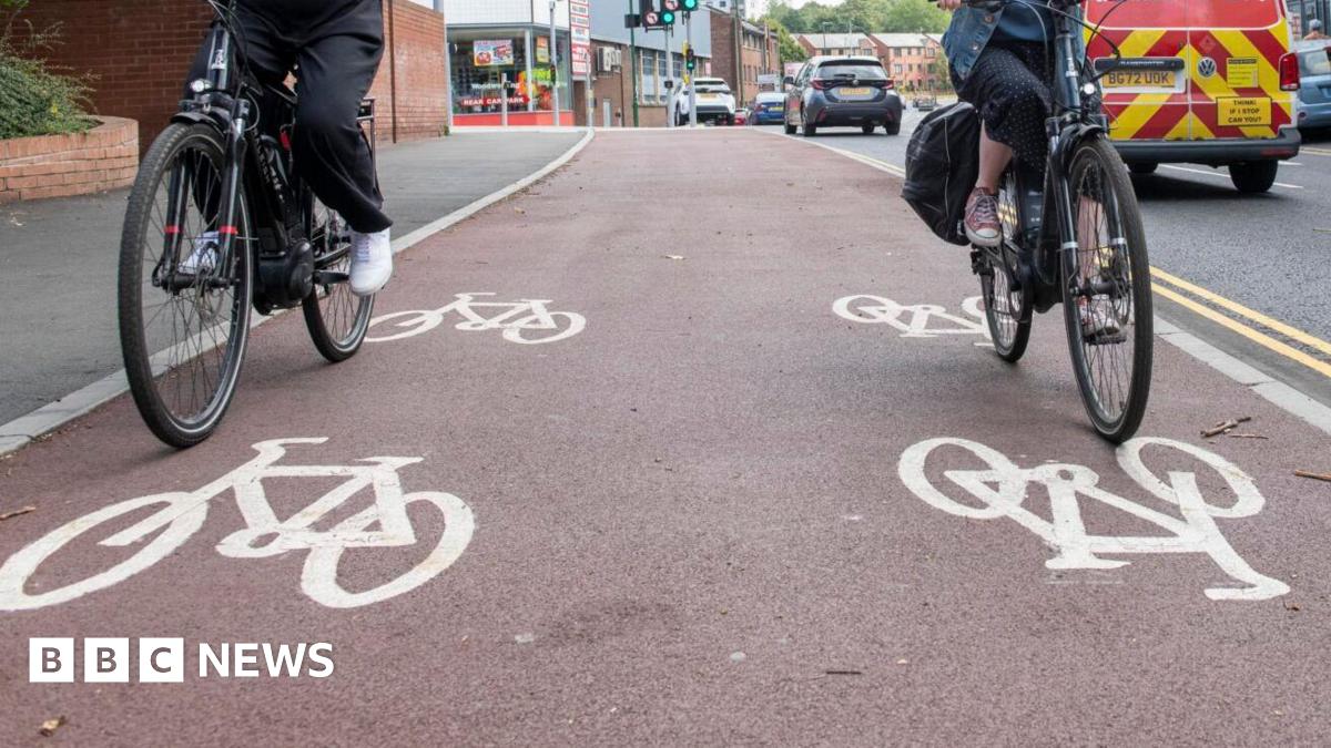 Nottingham: Final phase of city cycle route project completed - BBC News