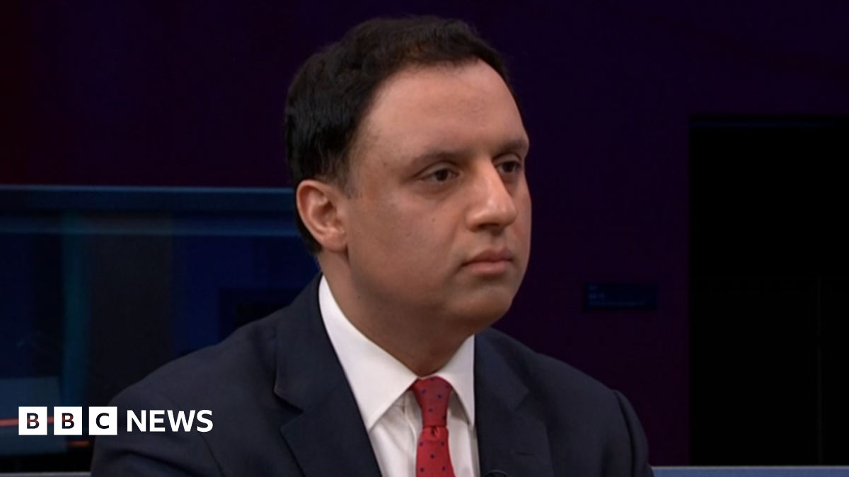 Sarwar says Starmer 'welcome to chap doors' during Scottish election ...