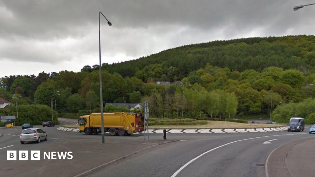 Arrest after man, 58, dies and two hurt in Newbridge crash - BBC News