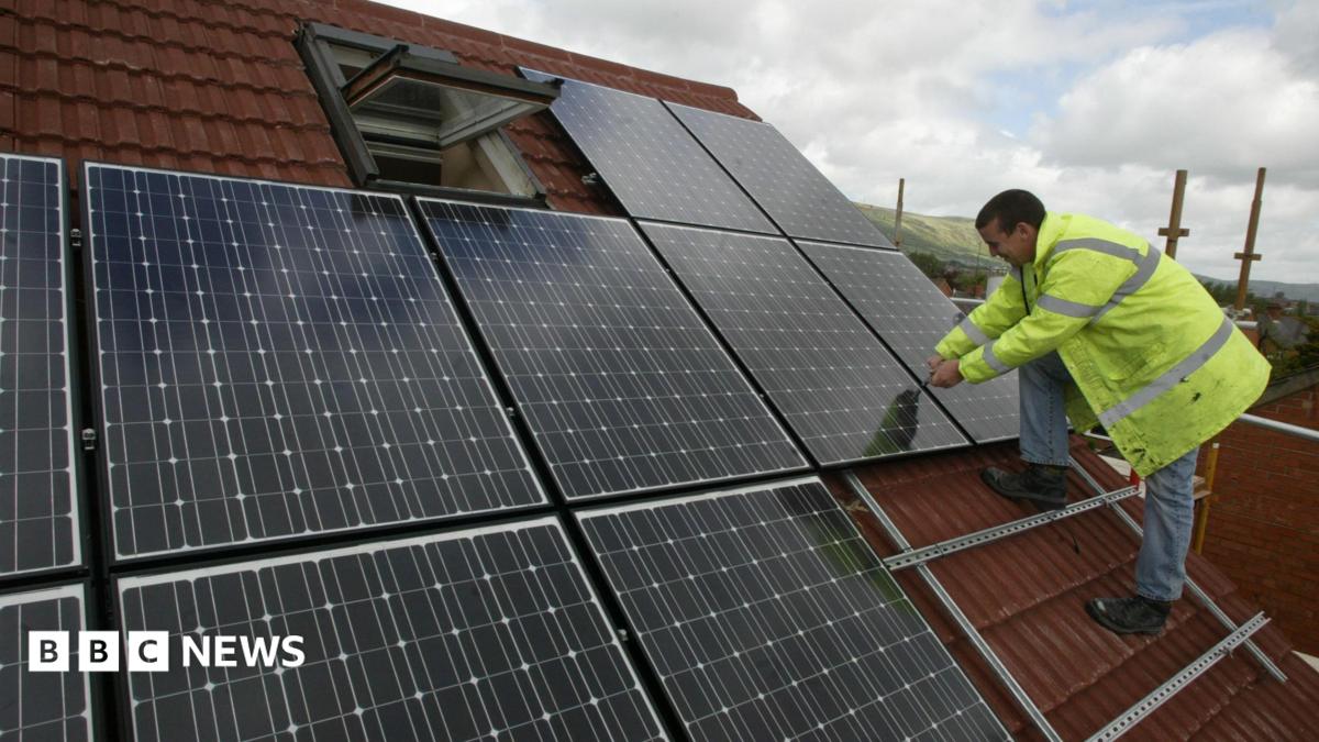 Derby City Council launches free home energy upgrade scheme - BBC News