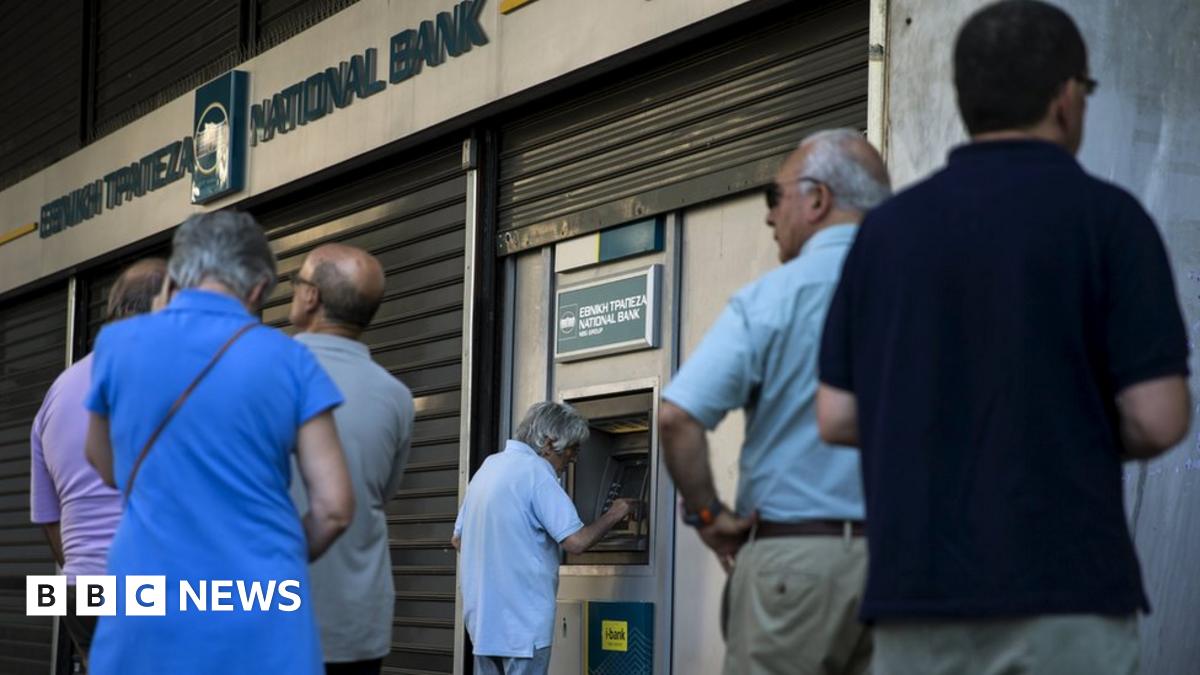 Greece debt crisis: ECB 'to end' bank emergency lending - BBC News