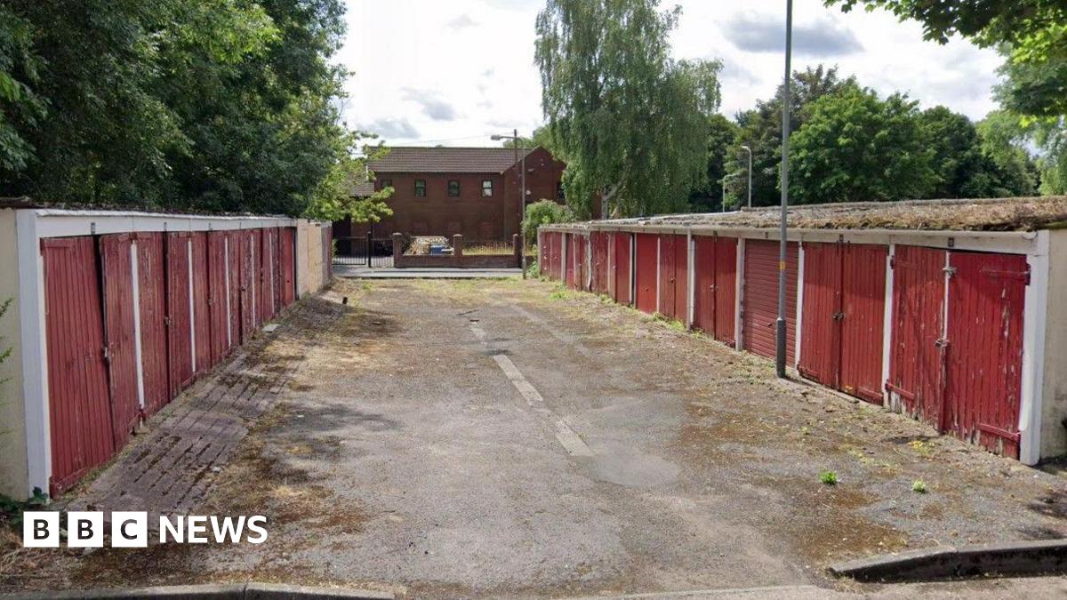 'Dangerous' Wolverhampton garages to be demolished - BBC News