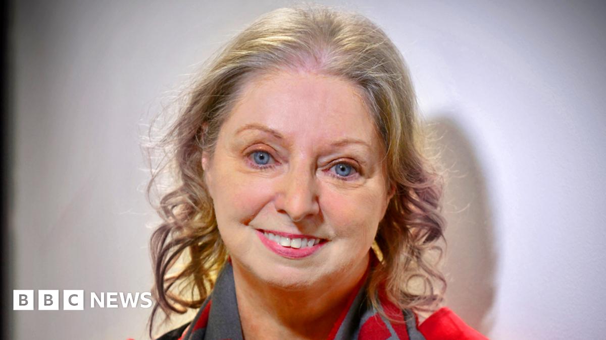 Wolf Hall author Hilary Mantel dies aged 70 - BBC News