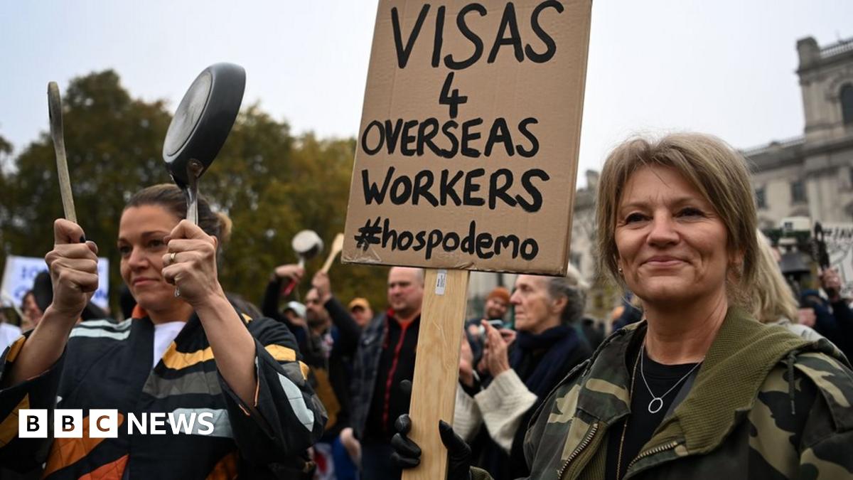 Hotels and bars need more EU workers, say bosses - BBC News