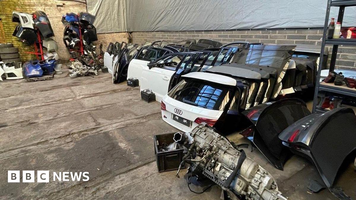 Rotherham: Two arrested after 'chop shop' found in Kiveton Park - BBC News