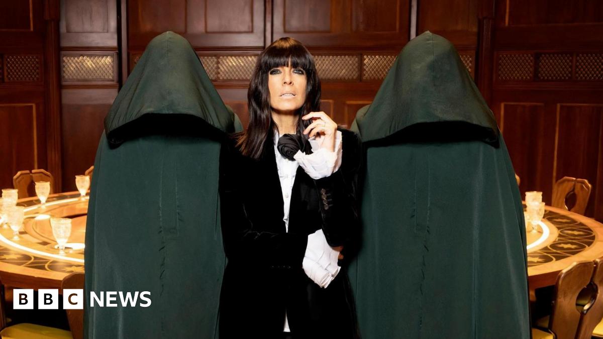 Traitors' Linda gets Leicester Square billboard award - BBC News