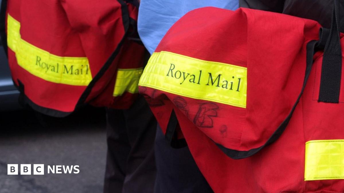 Royal Mail stops deliveries to entire street after dog attack - BBC News