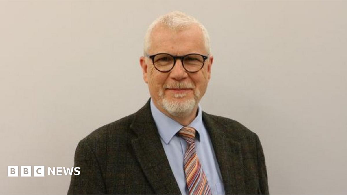 The Reverend David Bruce installed as Presbyterian moderator - BBC News