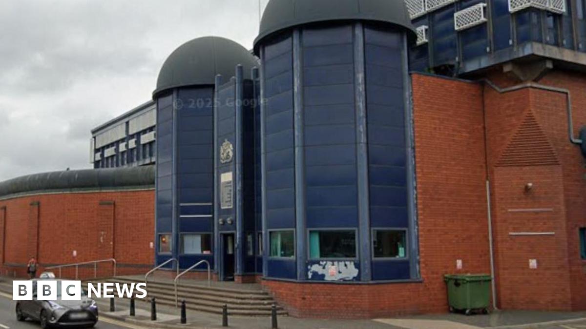 HMP Birmingham death prompts concerns over drug supply - BBC News