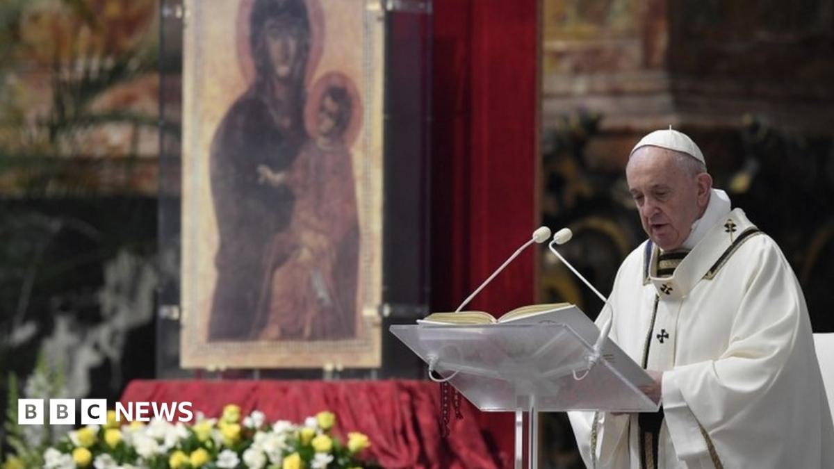 Coronavirus: Pope calls for global solidarity in Easter message - BBC News