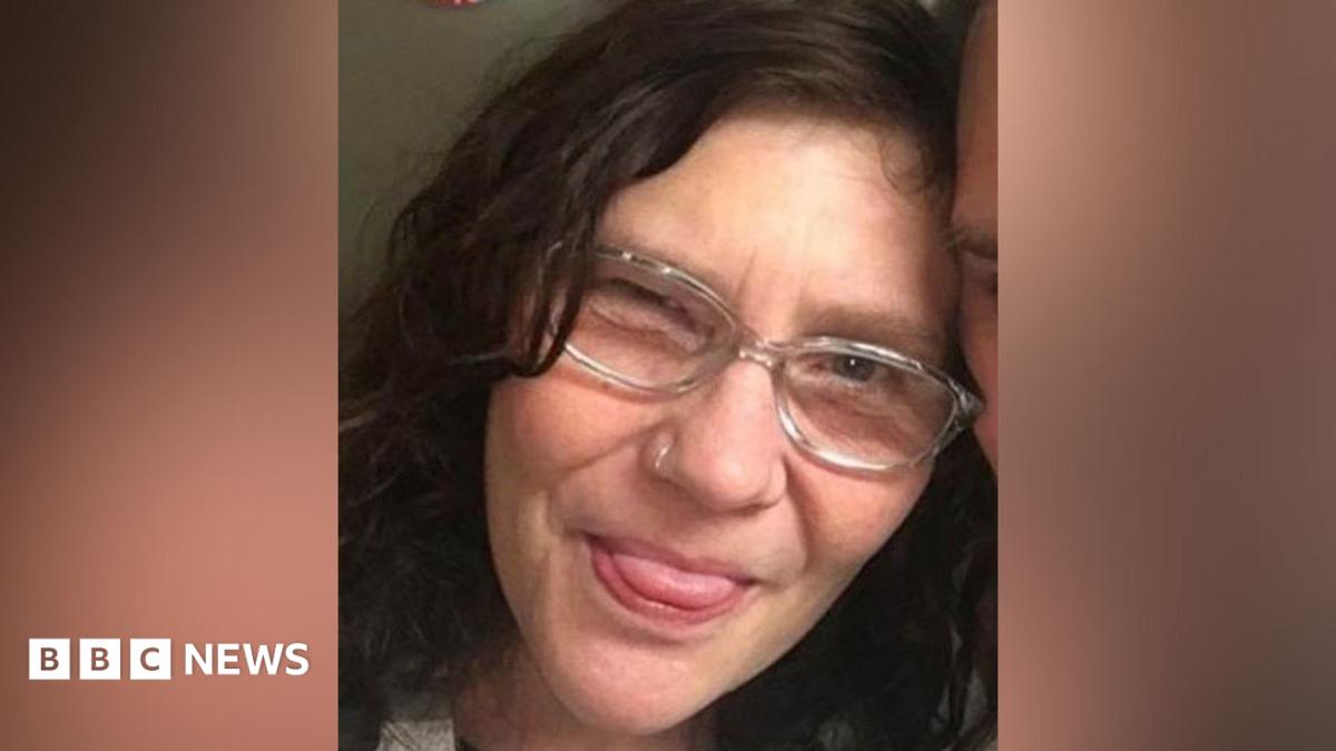 Susan Waring murder: Appeal over missing mum's body - BBC News