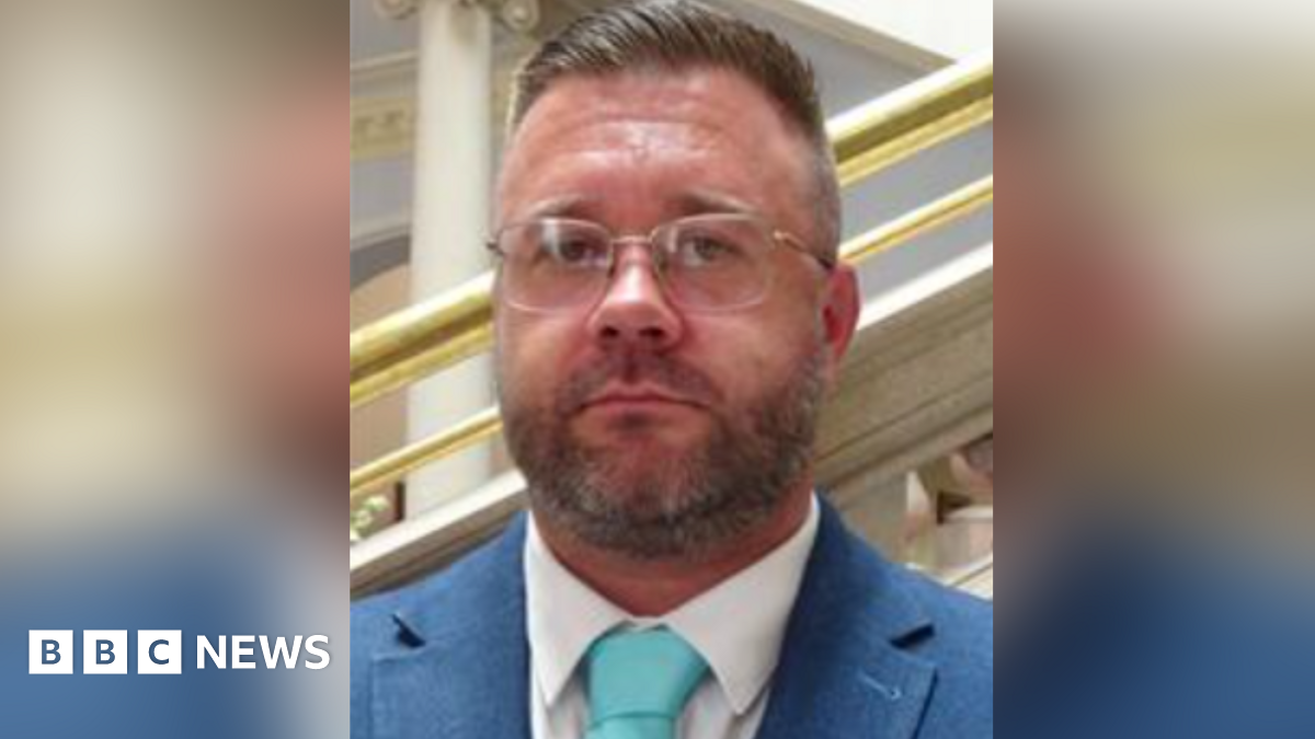Reform suspends councillor Daniel Taylor 'with immediate effect' - BBC News