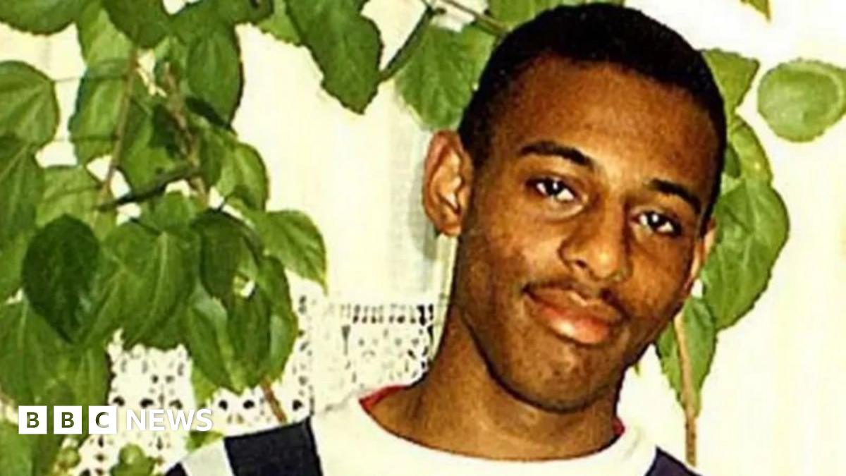 Police spied on Stephen Lawrence's grieving family, inquiry told - BBC News