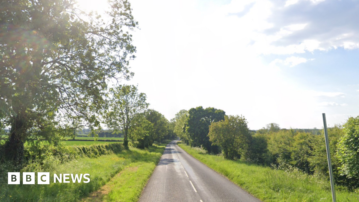 Man arrested after van driver dies in crash in Worcestershire - BBC News