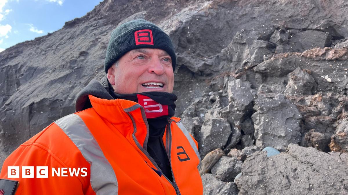 Warning not to hunt unexploded bombs found on Cowden beach - BBC News