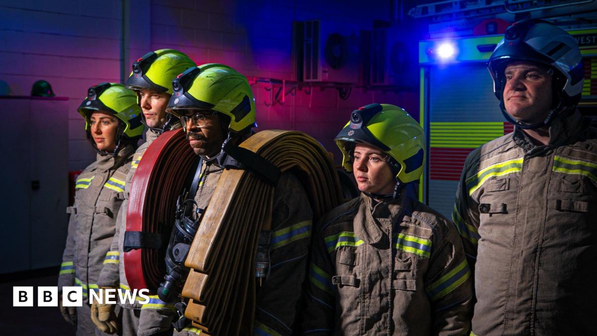 Meet the people working on Christmas Day in the West Midlands - BBC News