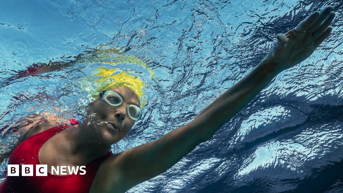 Nyad: Netflix film follows swimmer who braved sharks and jellyfish ...
