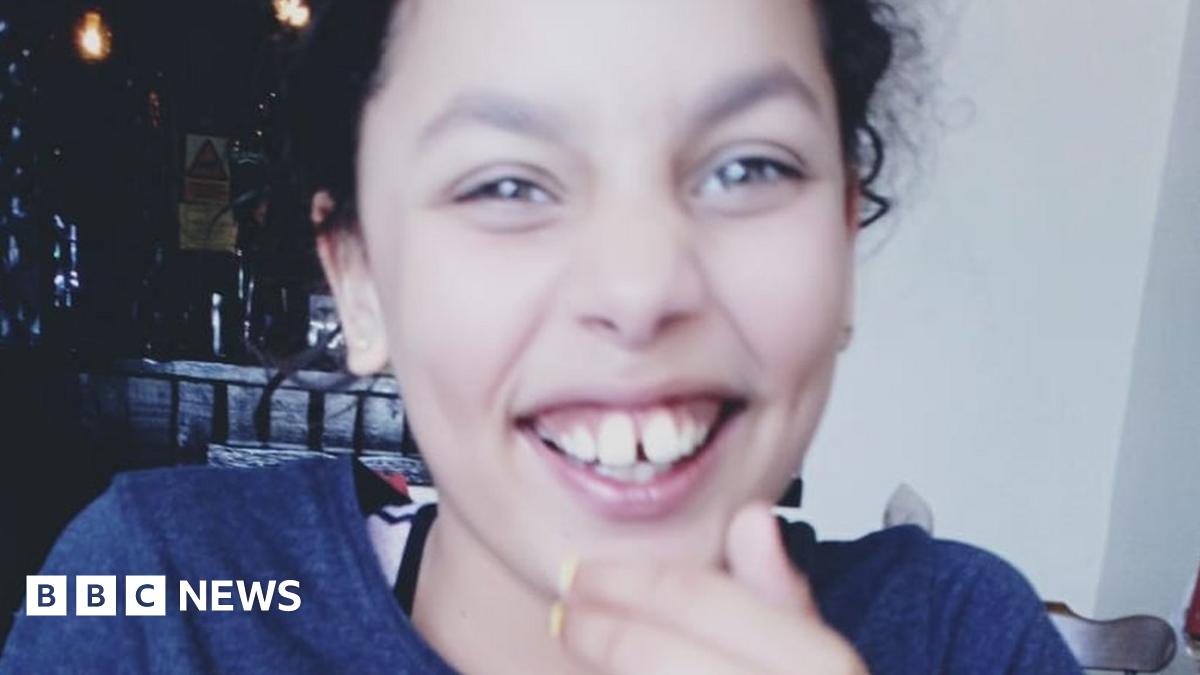 Dad's warning after girl, 14, dies from inhaling deodorant - BBC News