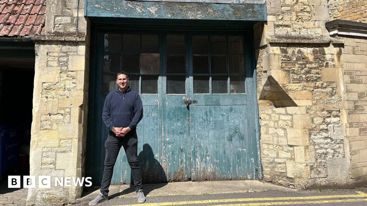 Calls for disused fire station to be converted into youth centre - BBC News