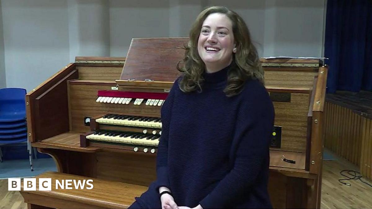 York pipe organ restored after decade of silence - BBC News