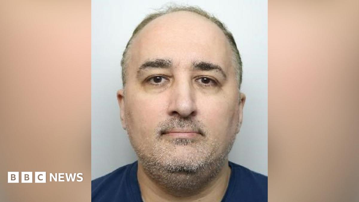 'Dangerous predator' caught in online sting - BBC News