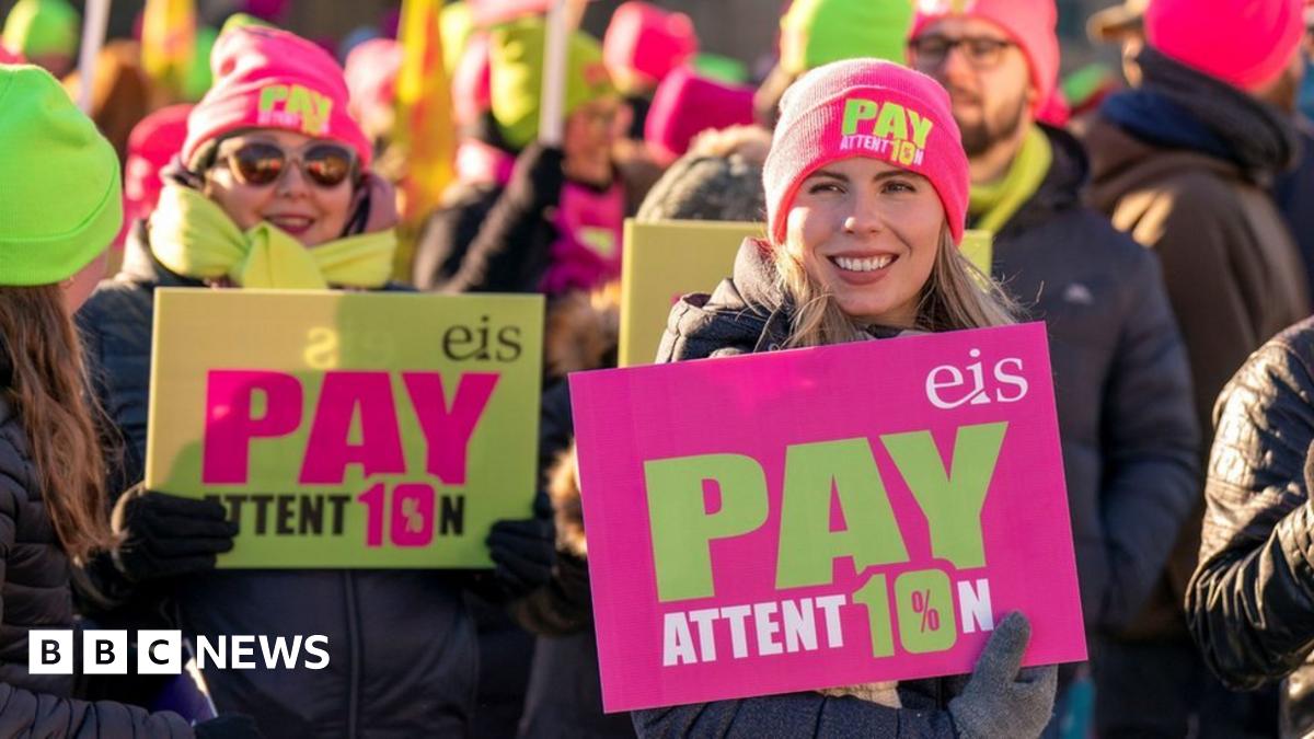 Progress made during teacher strike pay talks - BBC News