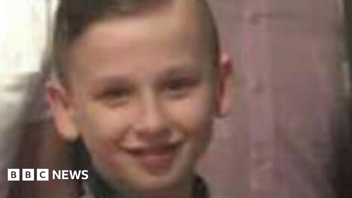 Father of 16-year-old drowned boy warns of open water dangers - BBC News